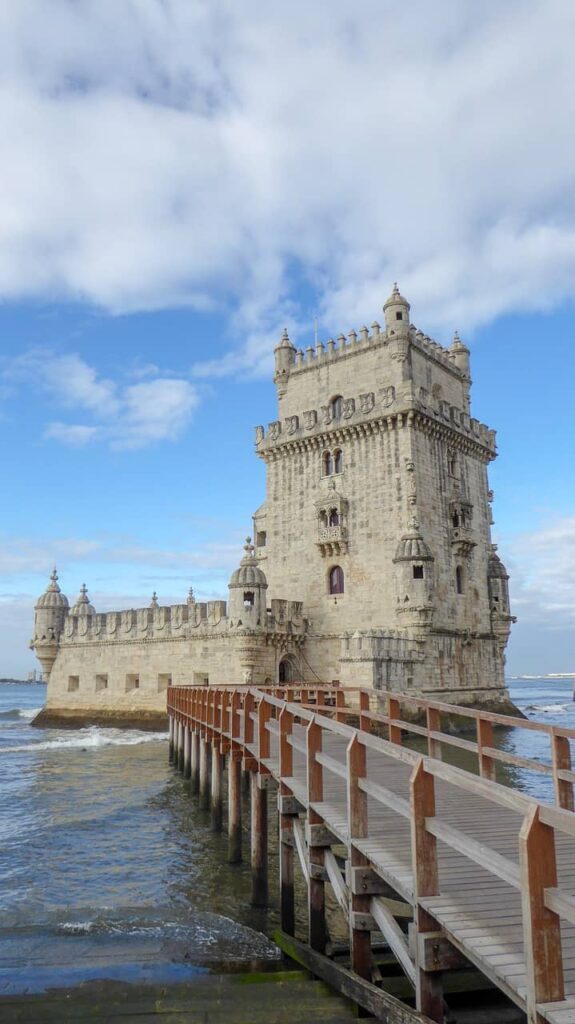 40 Must-See Attractions & Things to Do in Lisbon 🇵🇹