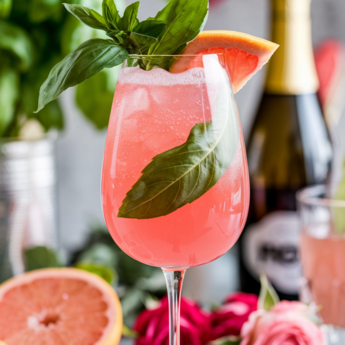 Pink Grapefruit Basil Spritz | Where Tiana Travels