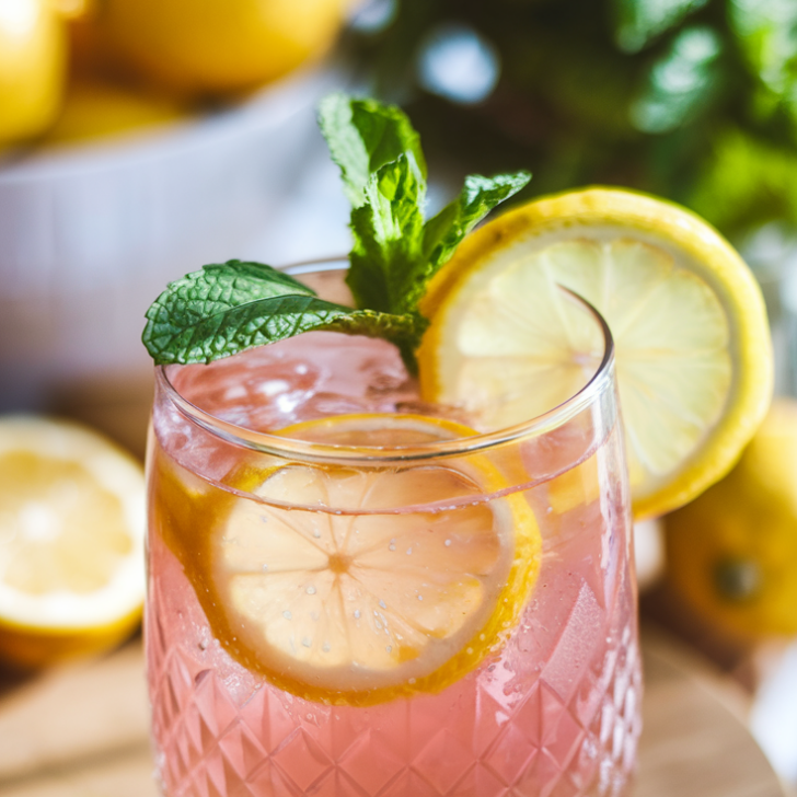 Spiked Pink Lemonade Cocktail | Where Tiana Travels
